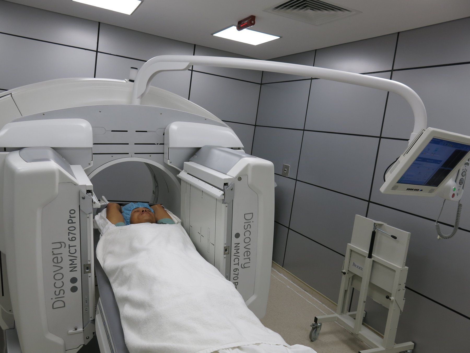 Sau xạ hình xương có phải cách ly không? | Vinmec