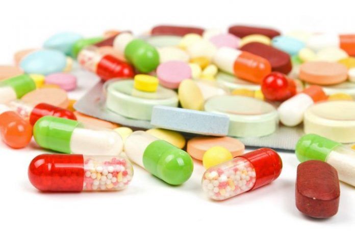 Những loại thuốc nào gây đau dạ dày? | Vinmec