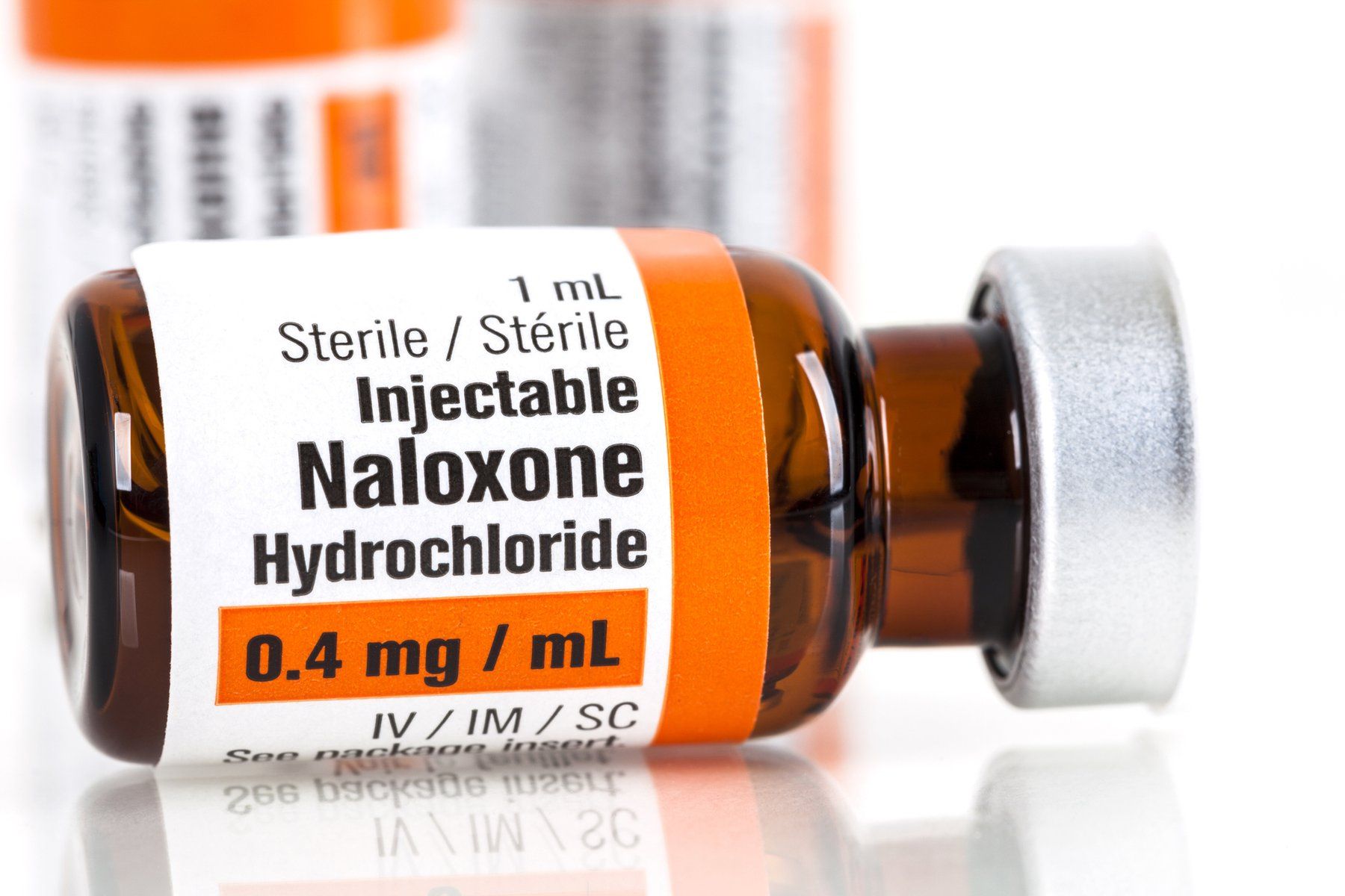 Naloxone sử dụng thế nào khi bị quá liều opioid? | Vinmec