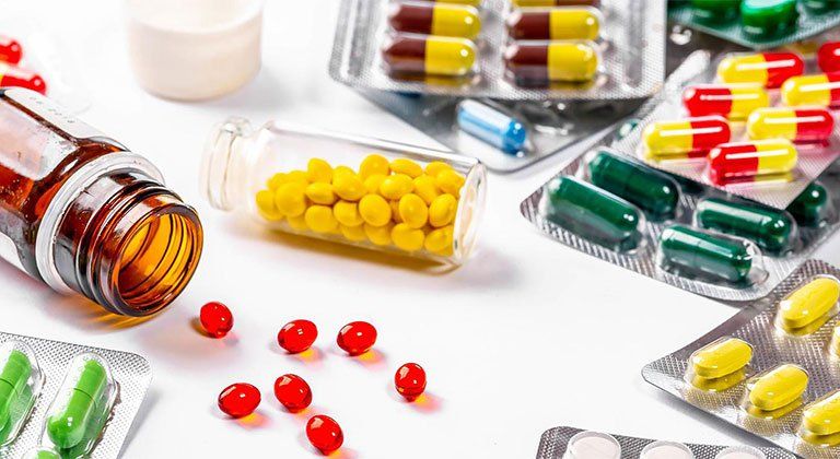 Những thứ có thể ảnh hưởng đến thuốc của bạn | Vinmec