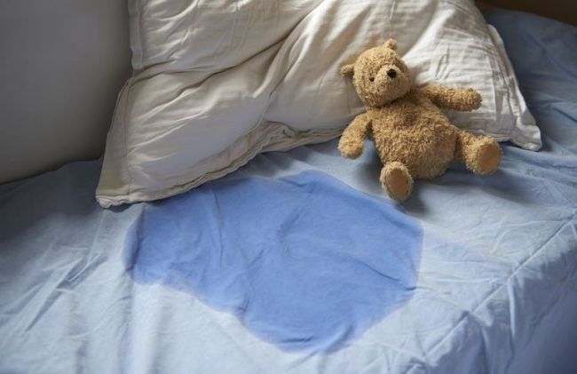 Đái dầm ở người lớn chữa trị như thế nào? | Vinmec