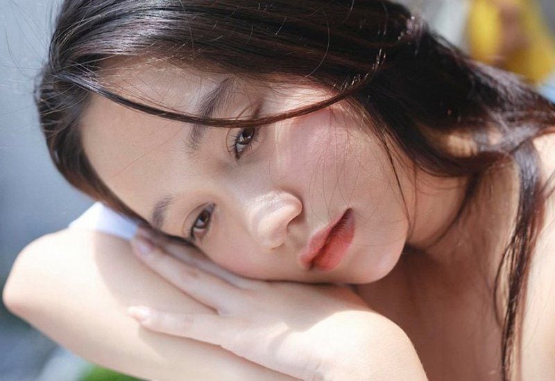 Why are women more prone to crying during their menstrual cycle? | Vinmec