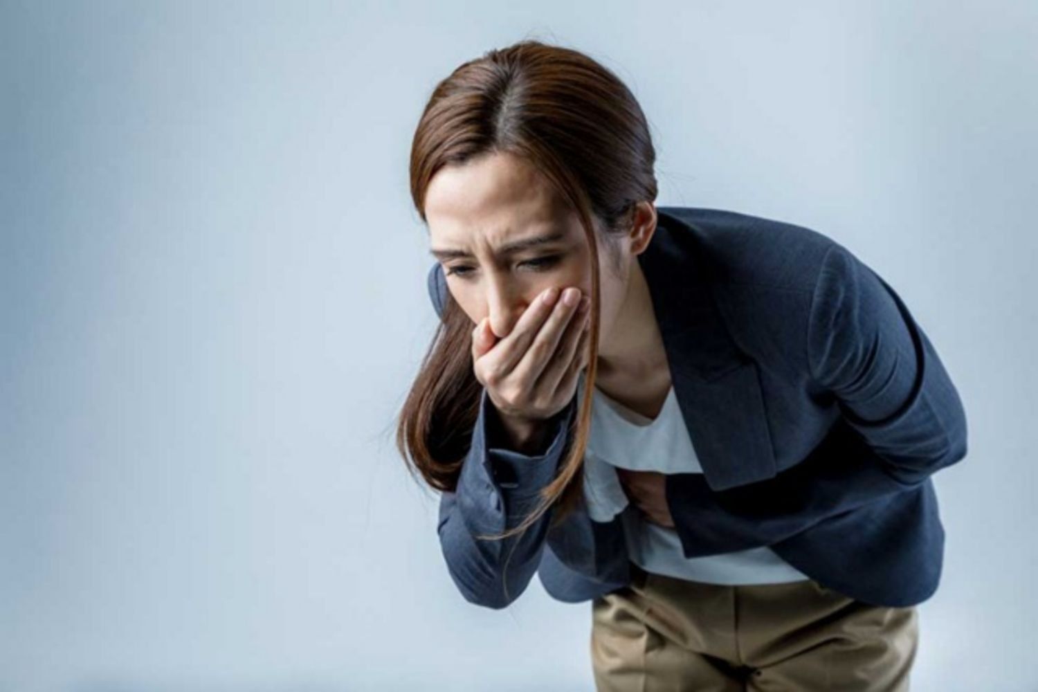 Is nausea during/after the period dangerous? | Vinmec