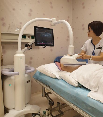 Nang vú: Bệnh lành tính, có cần điều trị?